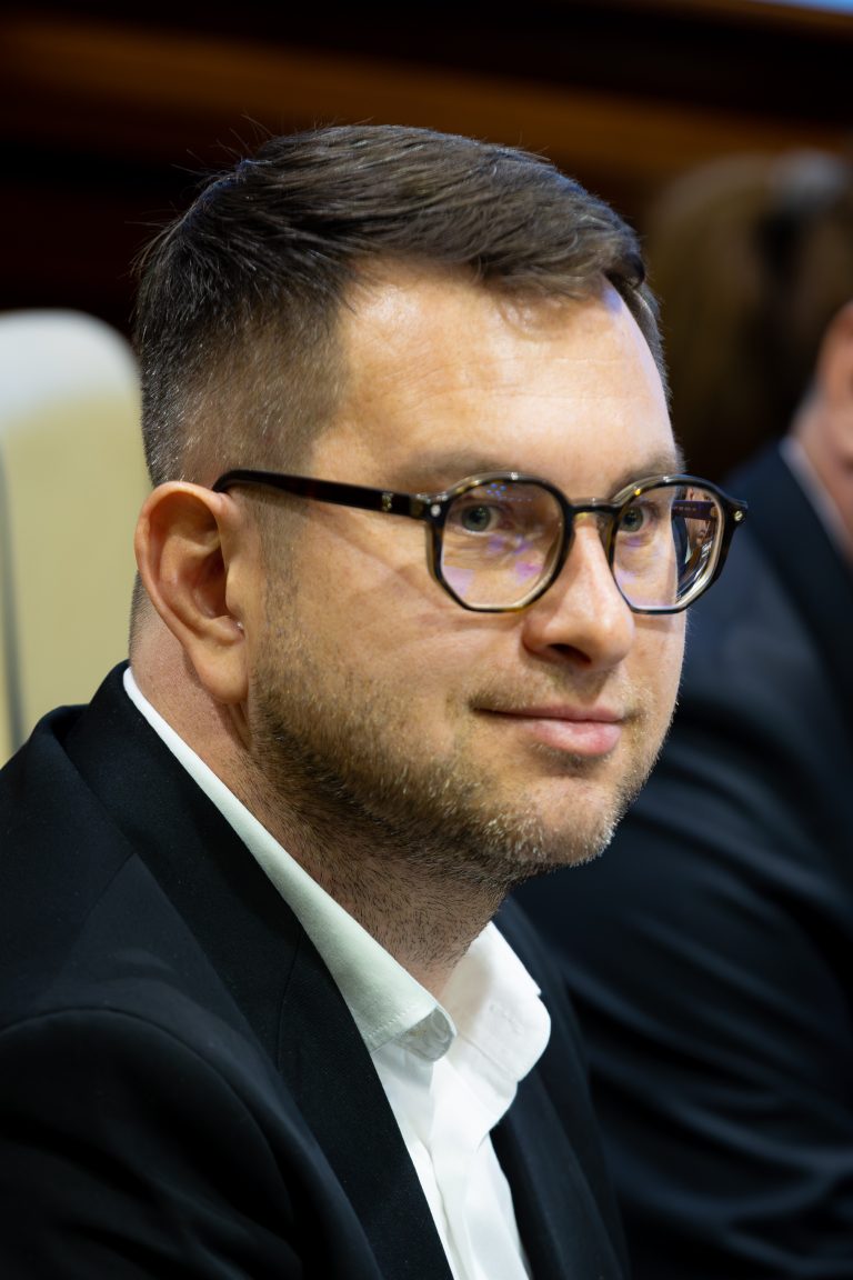 Consiliul Concurenței va avea un nou membru. Cine este Roman Pușca ...